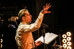 “Heroes” | berliner-ensemble